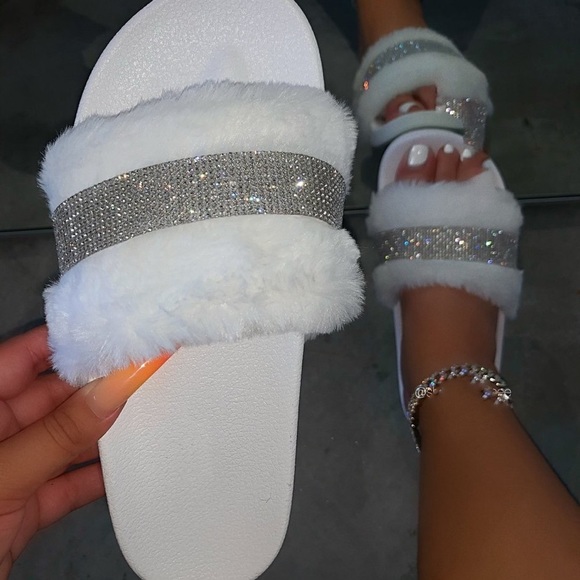 Liliana | Shoes | Size Only Left Rhinestone Fluffy Slides | Poshmark